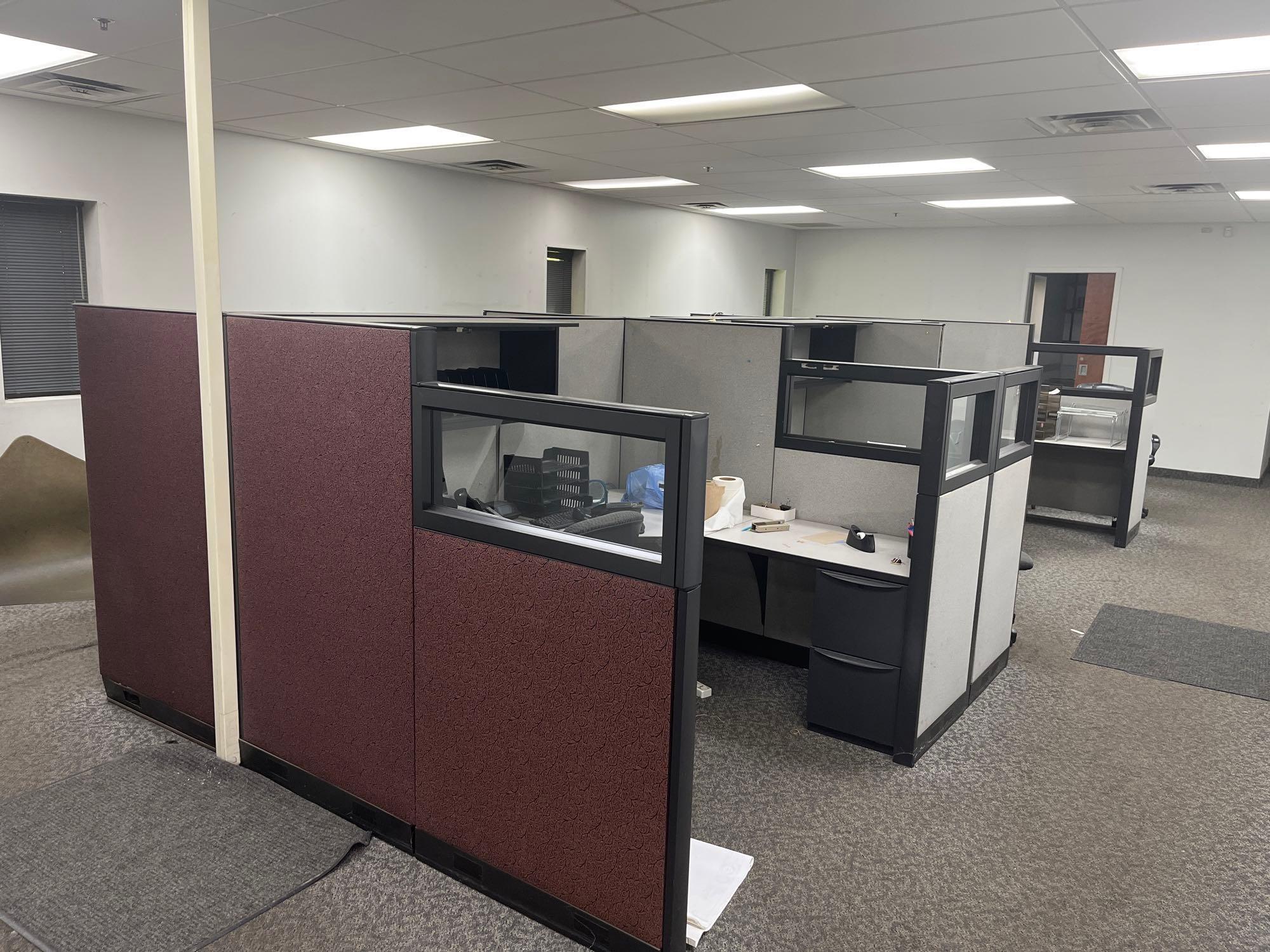(6) section office cubicles, Desk, chairs, large | Proxibid