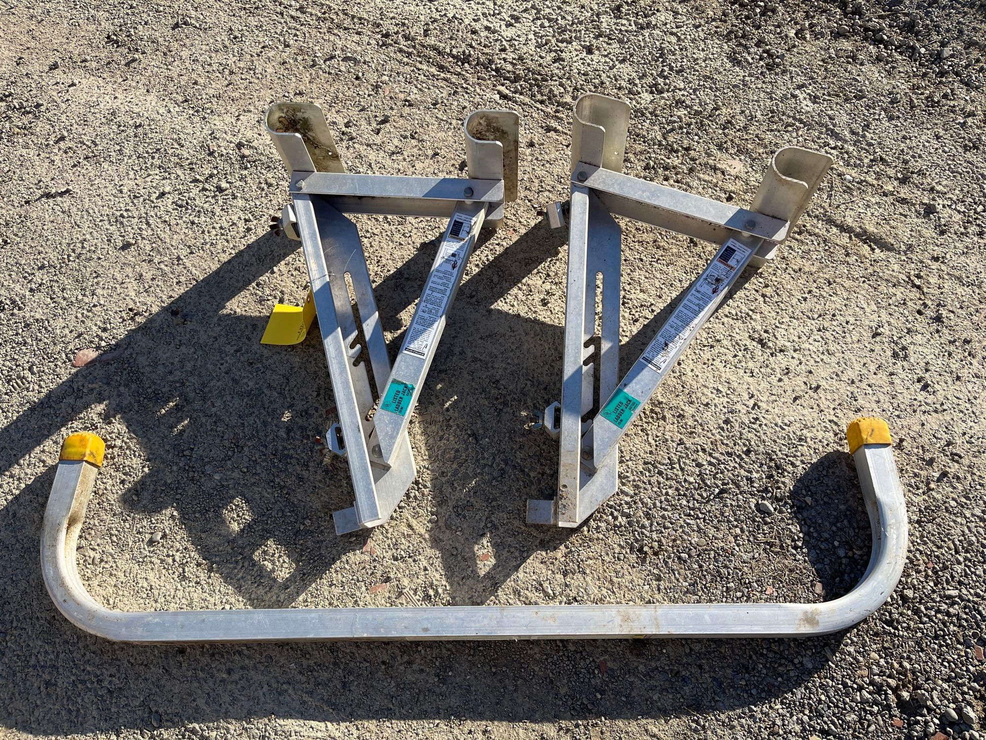 aluminum ladder jacks, stabilizer bar | Proxibid