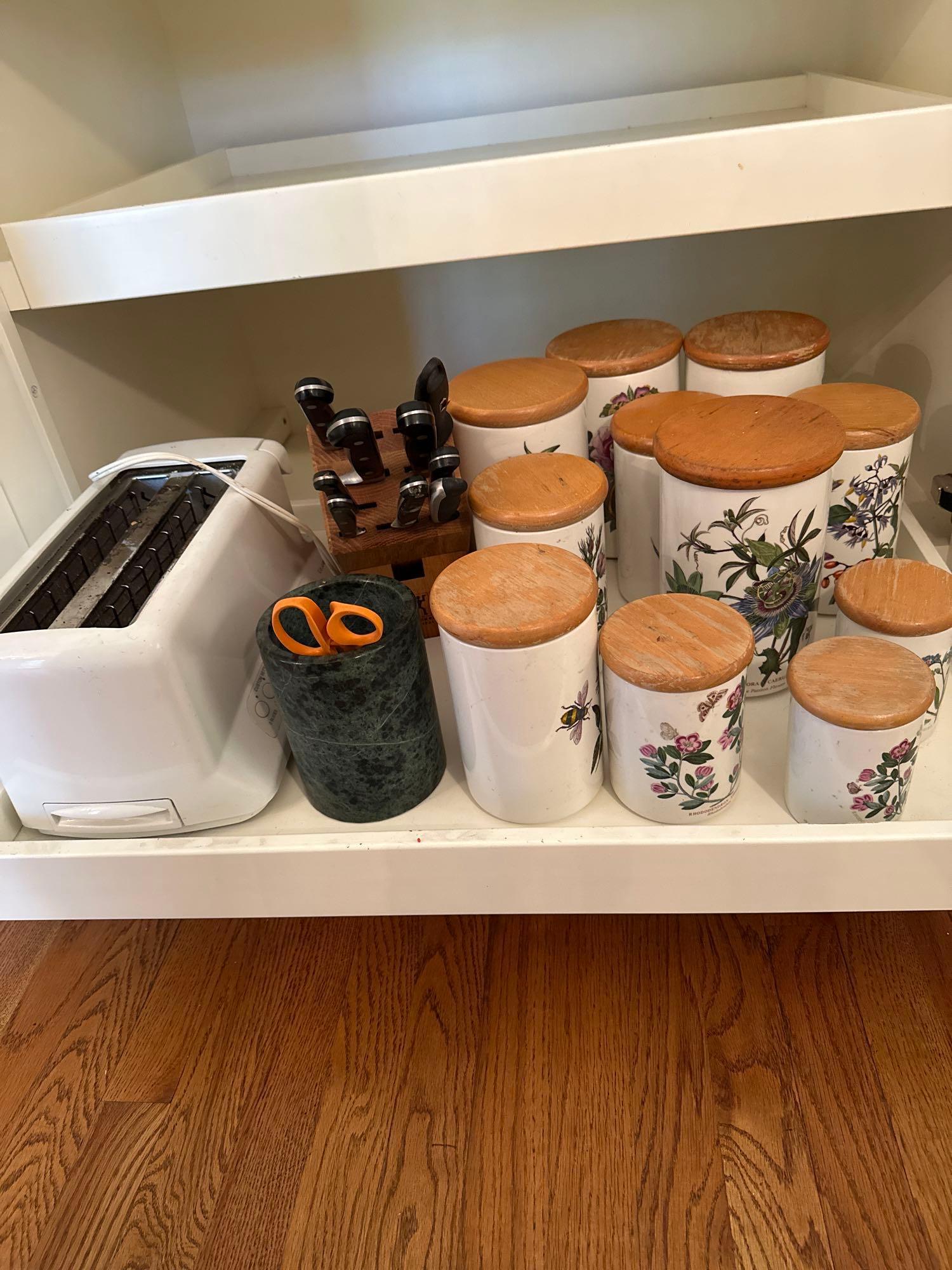 graduated porcelain (12) , toaster, knives | Proxibid