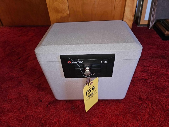 Sentry 1170 Lockbox W Key Guns And Military Artifacts Personal Security Home And Office Safes 