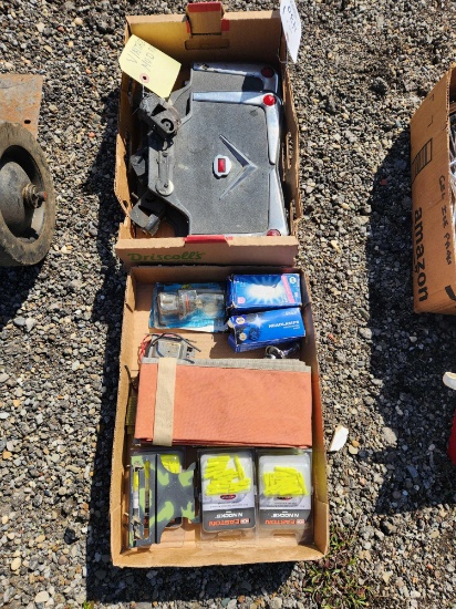 Vintage Mud Flap and auto light bulbs | Online Auctions | Proxibid