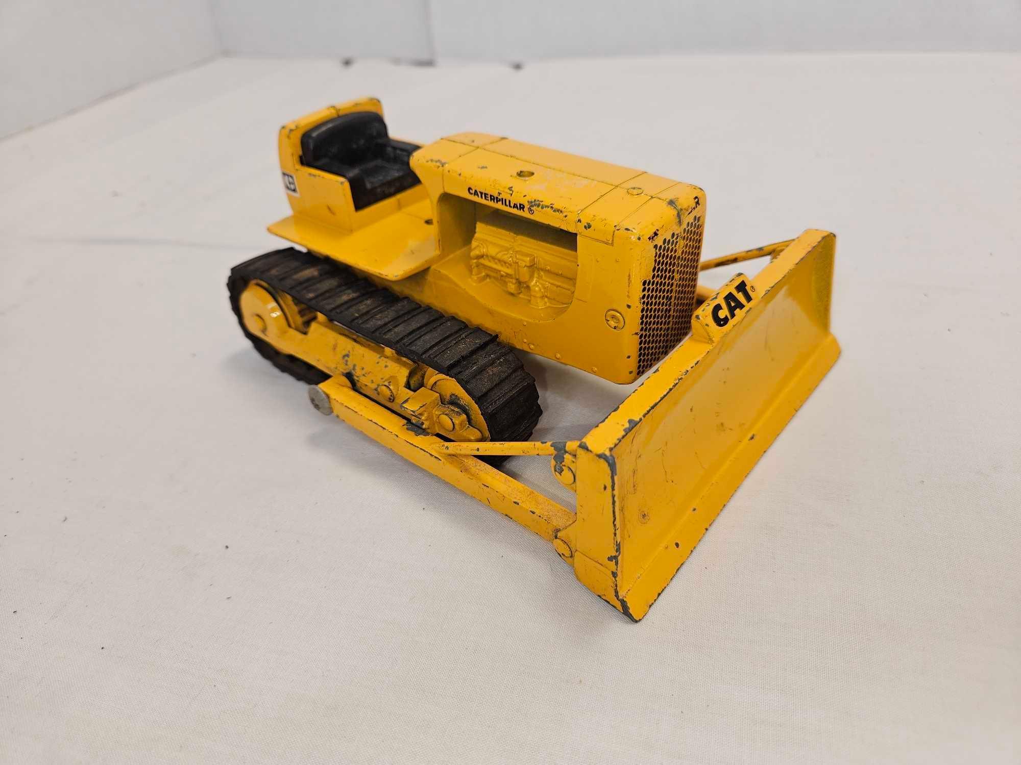 Cat D6 Dozer - 1/16th Scale by Ertl | Proxibid
