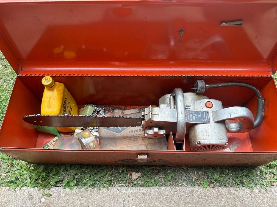 Skil 14 inch, model 605 chainsaw and steel case | Online Auctions ...
