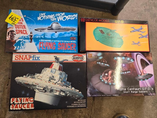 UFO, Space ship model kits | Online Auctions | Proxibid