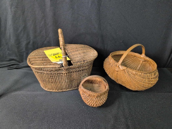 Small gathering baskets and double lid basket | Online Auctions | Proxibid