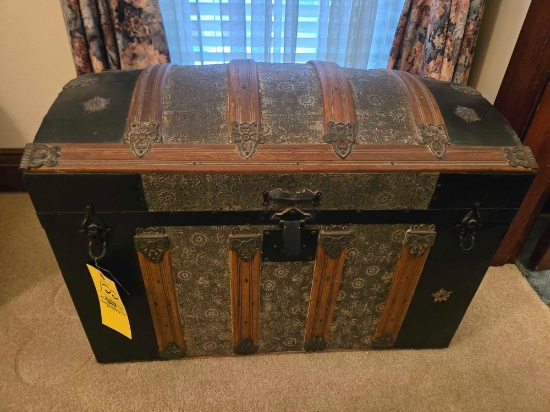 Complete Steamer Trunk | Online Auctions | Proxibid