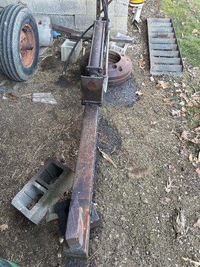 3pt Log Splitter - 32inch long splitting bed | Online Auctions | Proxibid