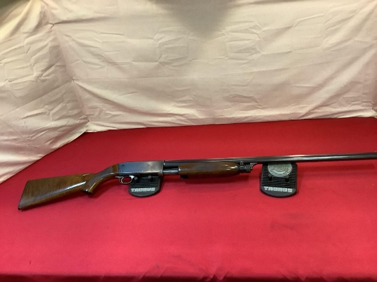 Ithaca mod. 37R Deluxe Featherlight Shotgun | Online Auctions | Proxibid