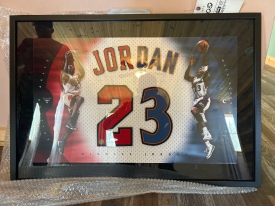 Michael Jordan frame w/ signature | Online Auctions | Proxibid