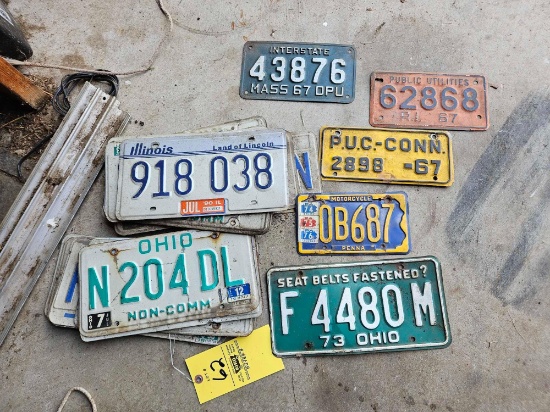 Assortment of License Plates - Some Nice Vintage | Online Auctions ...
