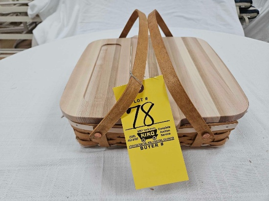 Longaberger 2010 Gourmet Basket w/ Butcher Block Woodcrafts Lid ...