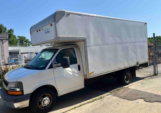 2009 Chevrolet box truck, 76,738 miles | Commercial Trucks Hauling ...