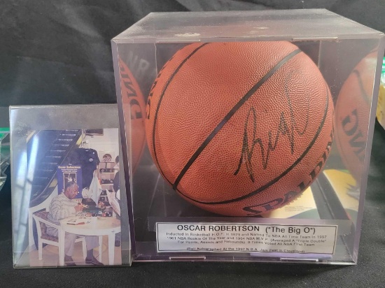 Oscar Robertson Signed Autographed Basketball Big O | Online Auctions ...