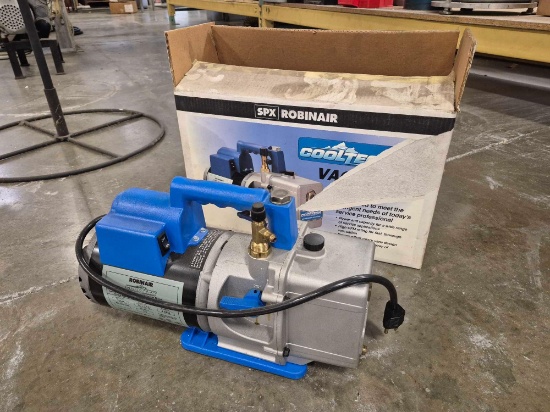 SPX Robinair Cooltech Model 15434 Vacuum Pump | Heavy Construction ...