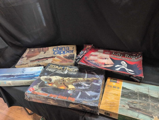 Group of assorted model kits, Star Trek, China Clipper, Jolly Roger ...