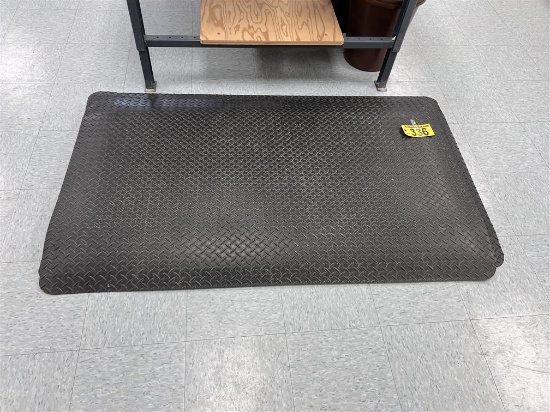 BID PRICE X 4 - (4) 3X5 ANTIFATIGUE MATS | Industrial Machinery ...