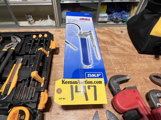 NEW IN BOX LINCOLN LEVER-ACTION GREASE GUN | Industrial Machinery ...
