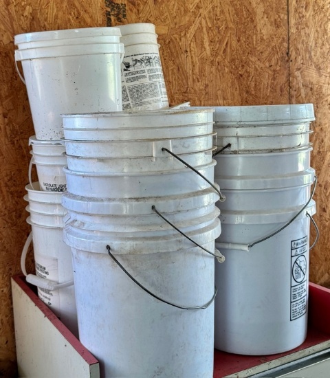 Lot of 5 Gallon Plastic Buckets | Estate & Personal Property Yard ...