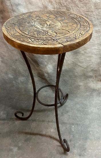 Three-Legged Plant Stand with Sun on Top | Online Auctions | Proxibid