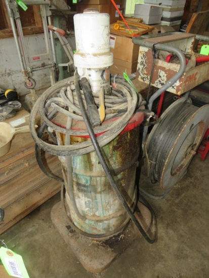 Graco Grease Dispenser | Online Auctions | Proxibid