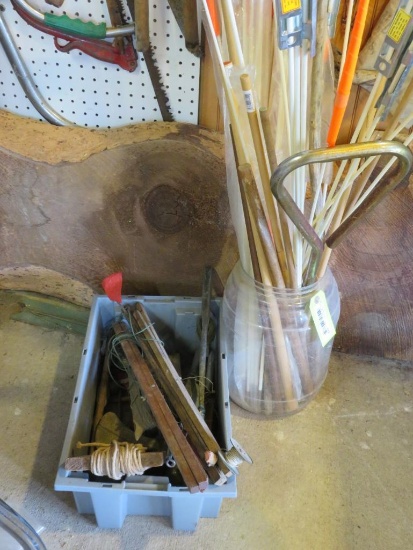 Asst. Fiberglass Driveway Flags & Dowels | Online Auctions | Proxibid