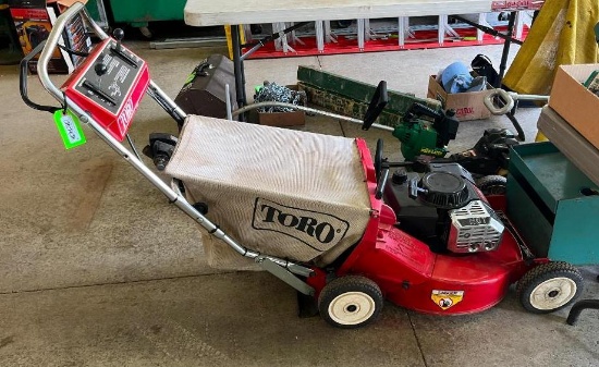 Toro Rear Bagger 21" Gas Self-Propelled Push Mower | Online Auctions ...