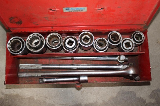 New Britain Socket and Ratchet Large Set | Online Auctions | Proxibid