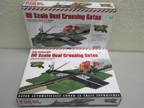 Two Bachmann HO Scale Dual Crossing Gates (New) | Online Auctions ...