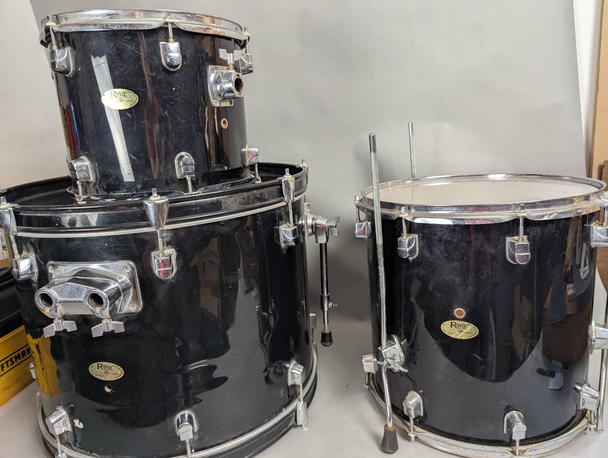 Art Toys Signs Vinyl Indian Auto Lamps etc - Lodestar Auctions